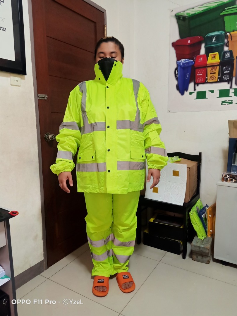 RAINCOAT LIGHT GREEN, Commercial & Industrial, Construction Tools ...