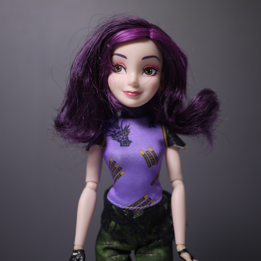SALE Rare | Hasbro Disney Descendants Mal articulated, Hobbies & Toys ...