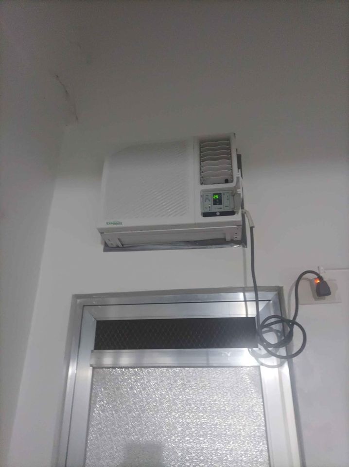 1.5 HP Window Type Aircon, TV & Home Appliances, Air Conditioning and ...