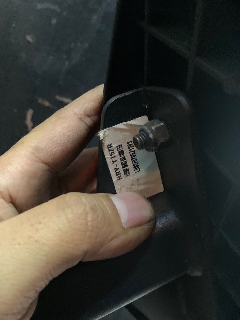 Monorack box y15 berserta tapak Givi, Motorbikes on Carousell