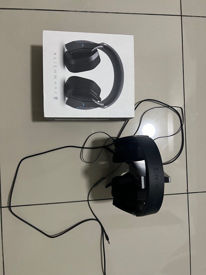 Original Alienware AW988, Audio, Headphones & Headsets on Carousell