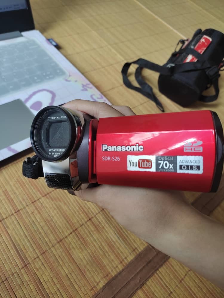 Panasonic SDR-S26 Optical 70x, Photography, Cameras on Carousell