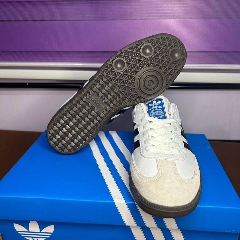 SAMBA OG WHITE/BLACK, Men's Fashion, Footwear, Sneakers on Carousell