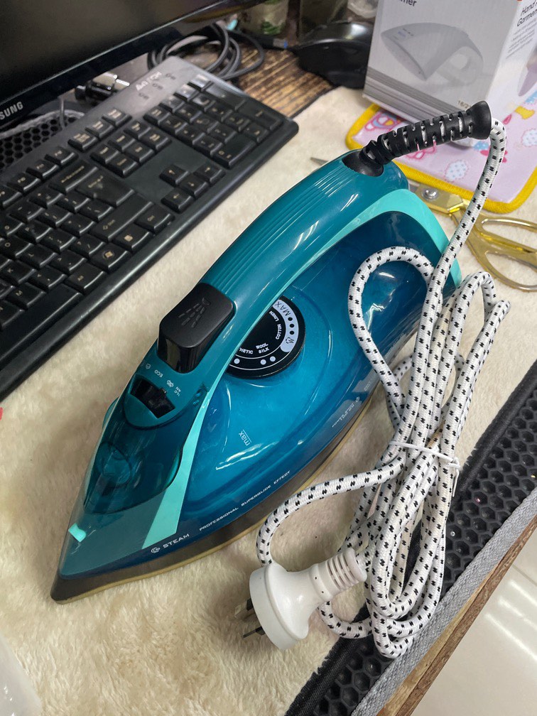 Anko Steam Iron 220v, TV & Home Appliances, Irons & Steamers on Carousell