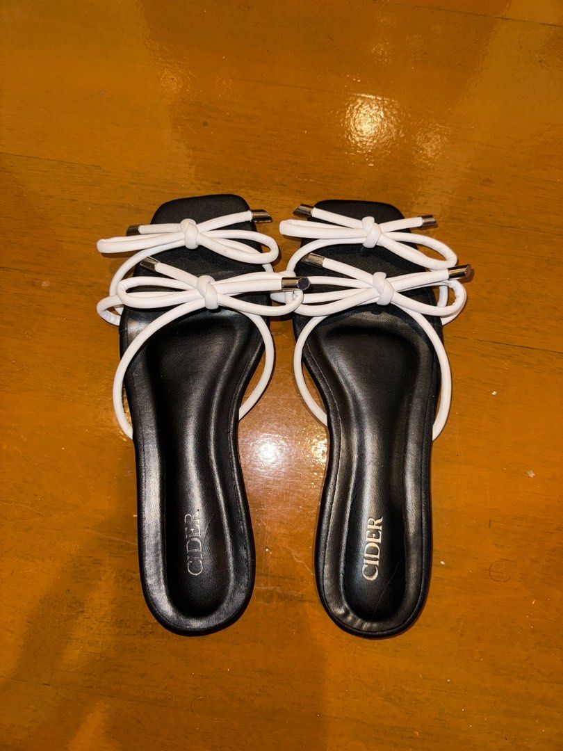 Cider bow ribbon flats, Women's Fashion, Footwear, Flats on Carousell
