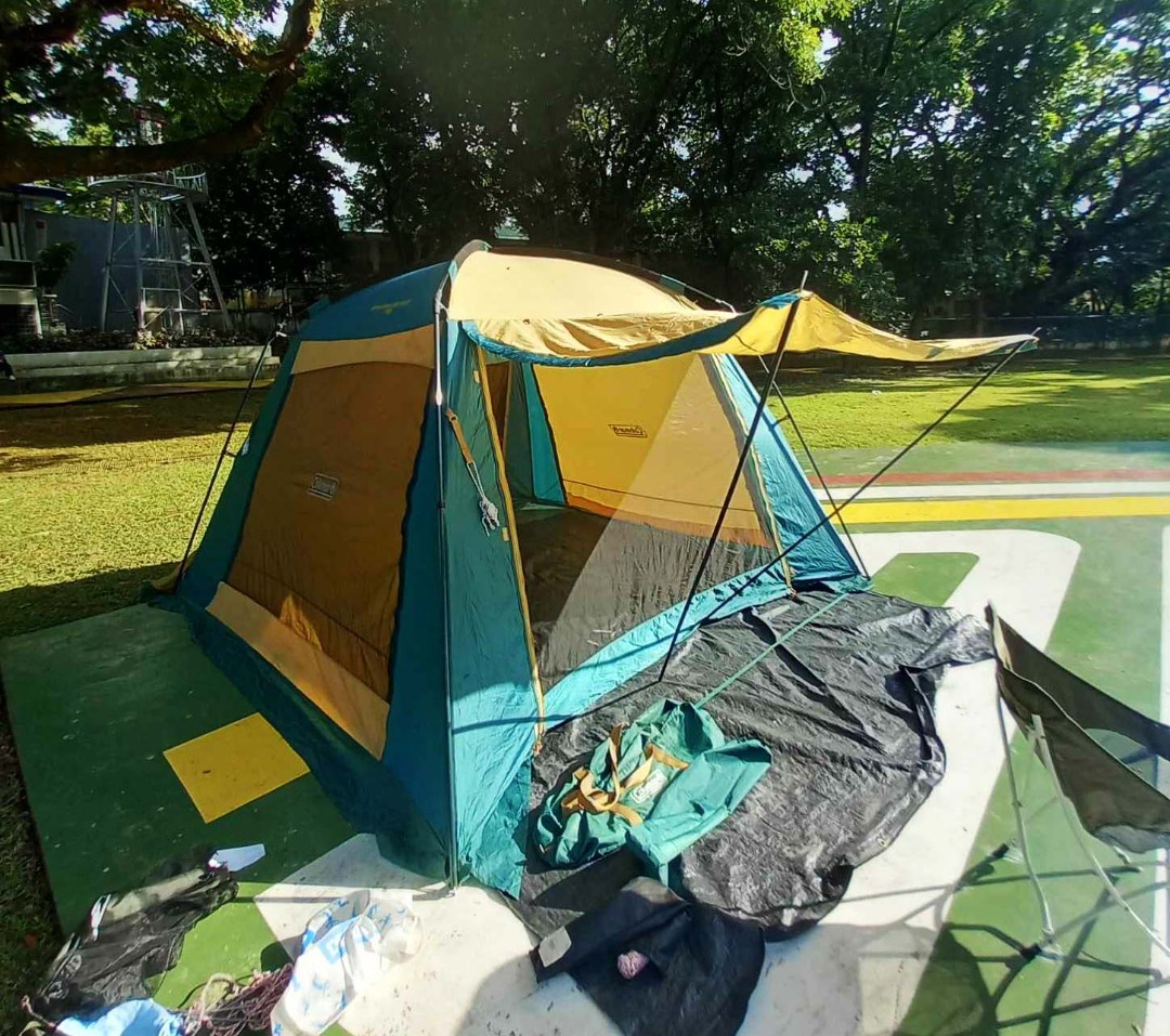 Coleman screen tarp III tent, Sports Equipment, Hiking & Camping on ...