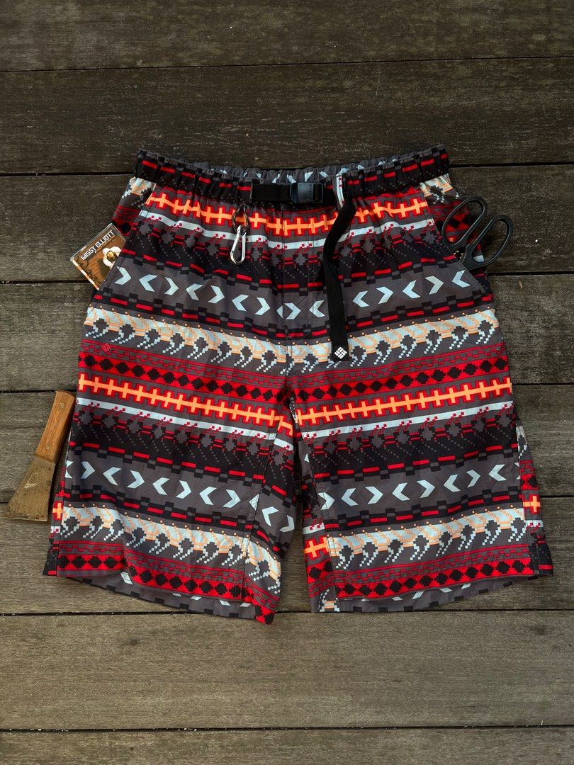 Columbia short, Men's Fashion, Bottoms, Shorts on Carousell