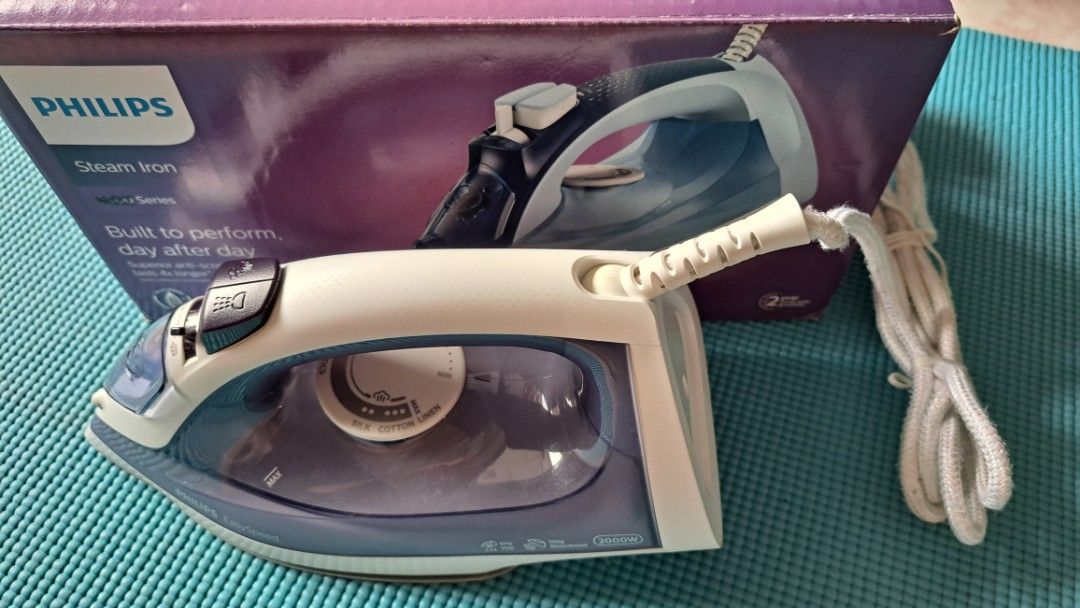 Philips Steam Iron - display set, TV & Home Appliances, Irons ...