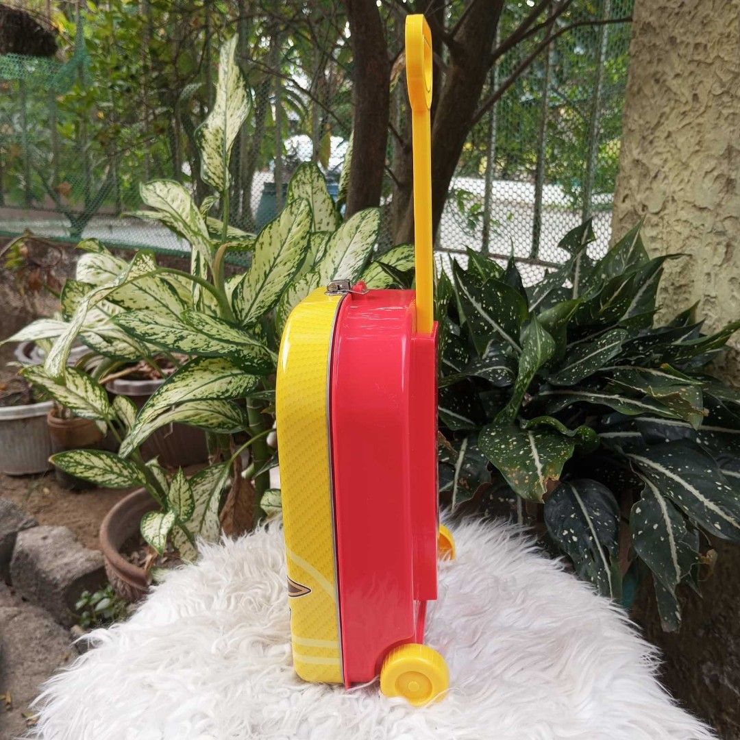 POKEMON Pikachu Assorted Sweets Carry Case Lotte, Hobbies & Toys, Toys ...