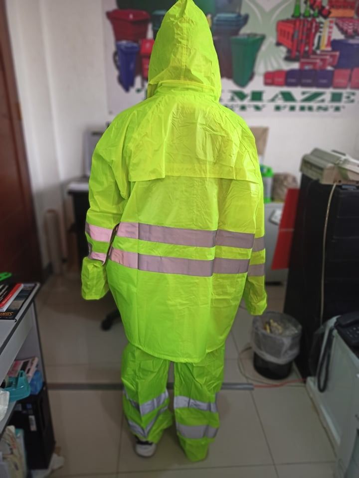 RAINCOAT WILLIS WITH REFLECTOR, Commercial & Industrial, Construction ...