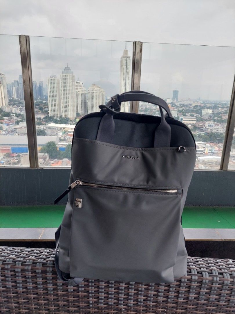 Tumi Essential Backpack, Barang Mewah, Tas & Dompet di Carousell