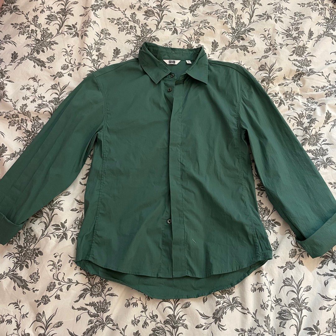 uniqlo green top, Women's Fashion, Tops, Longsleeves on Carousell