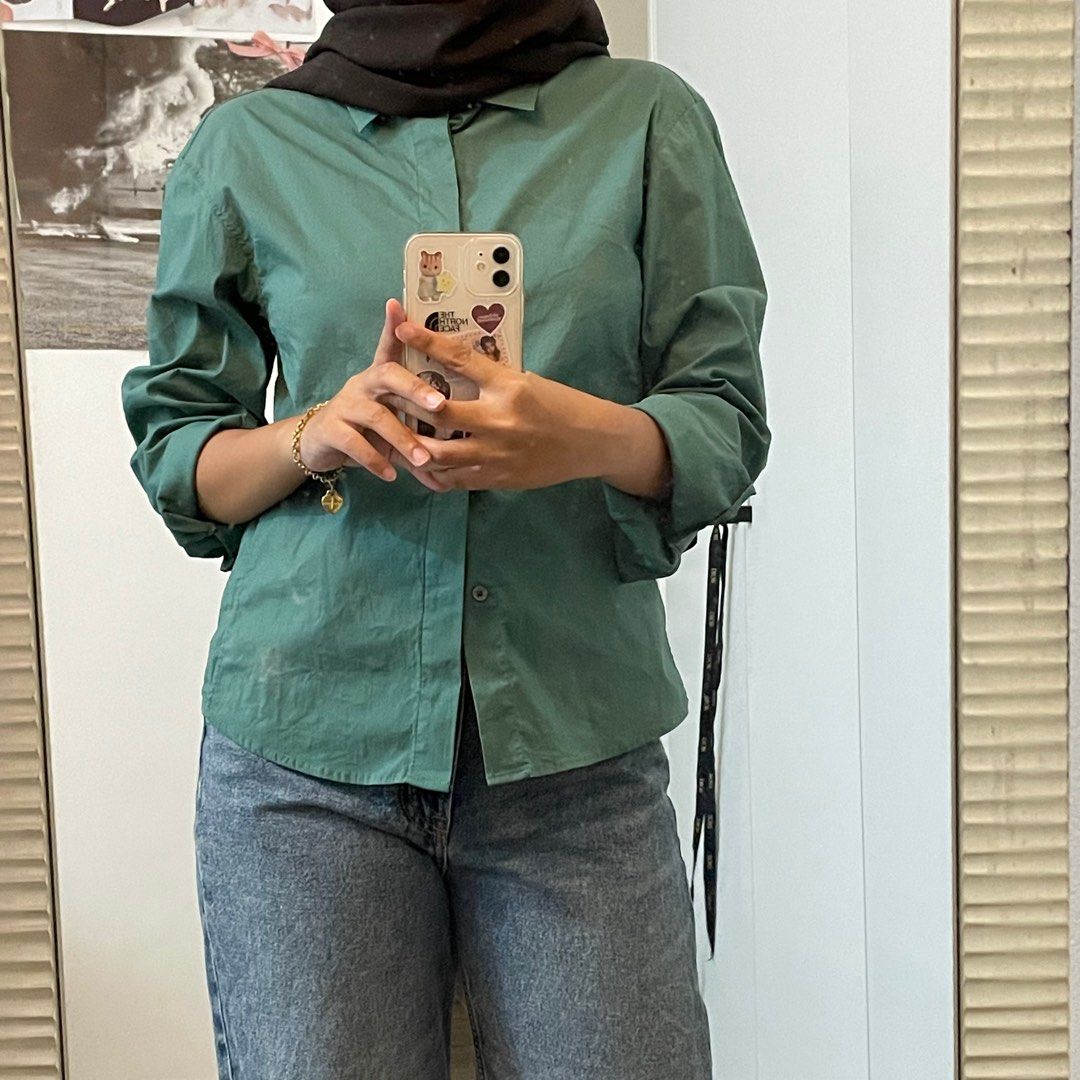 uniqlo green top, Women's Fashion, Tops, Longsleeves on Carousell