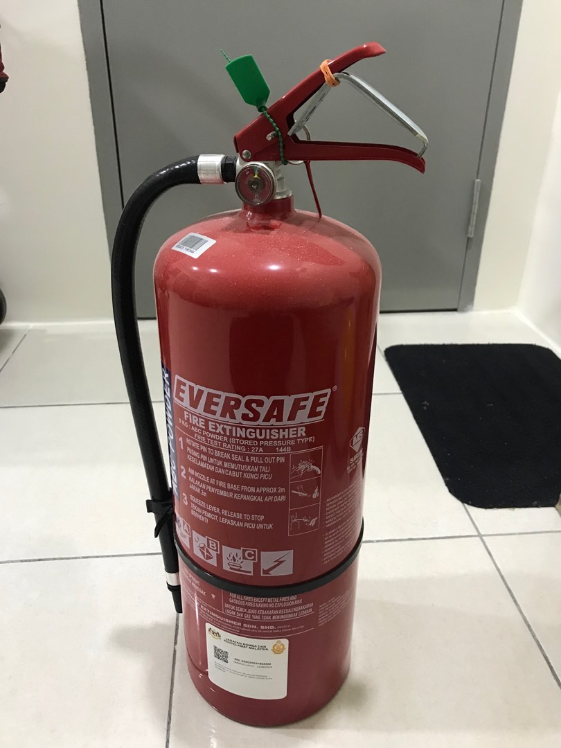 Fire Extinguisher Eversafe, Furniture & Home Living, Security & Locks, Safe on Carousell