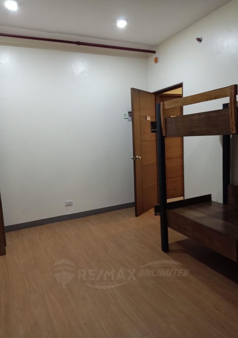 For Sale: Operational DORMITORY BUILDING at Mendiola, Manila, Property ...