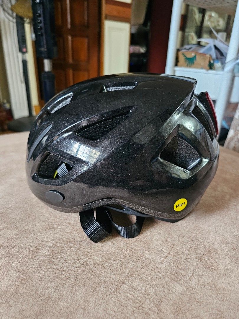 Giant Relay Mips Helmet, Sports Equipment, Bicycles & Parts, Parts ...