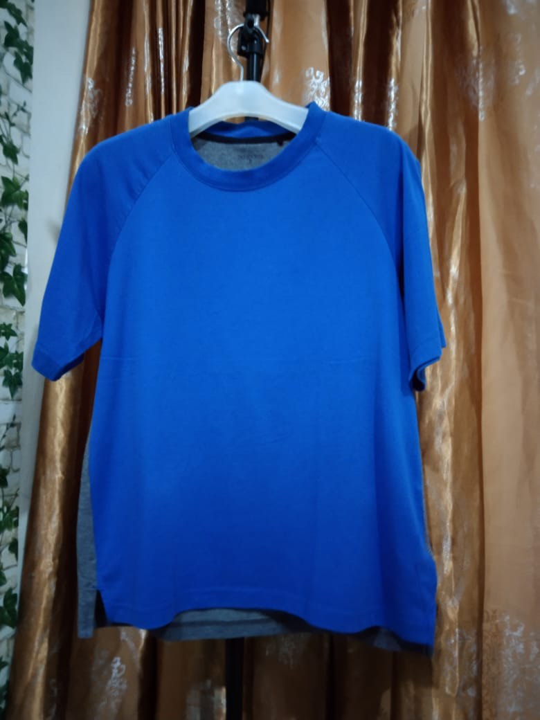 Gu sports, Fesyen Pria, Pakaian , Atasan di Carousell