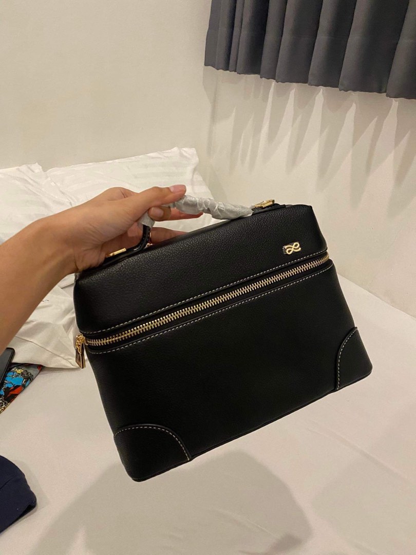 HOLB Kate 24 PU Black, Women's Fashion, Bags & Wallets, Shoulder Bags ...