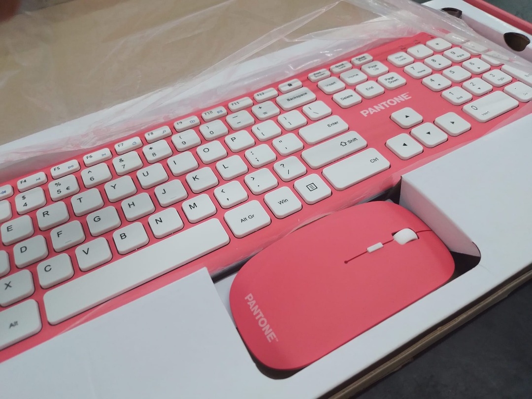Pantone Scissor Switch Wireless Keyboard & Mouse Combo, Pink, Computers ... Pantone Scissor Switch Wireless Keyboard & Mouse Combo, Pink, Computers ...