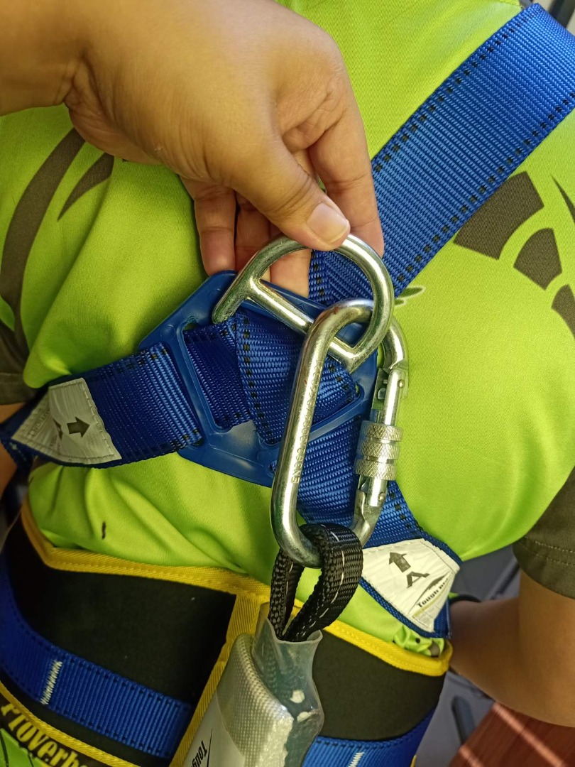 ROUGH RIDER SAFETY HARNESS, Commercial & Industrial, Construction Tools ...