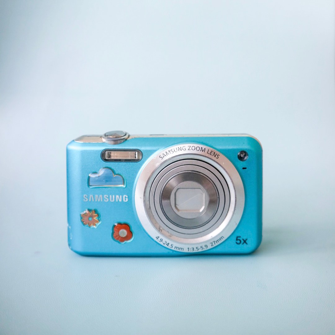 Samsung ES70 blue cute digital camera, Photography, Cameras on Carousell