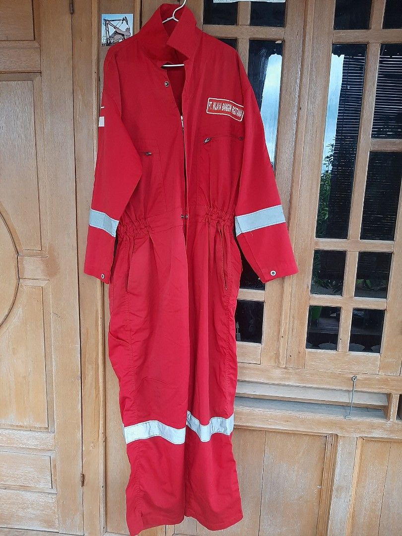 Wearpak coverall, Fesyen Pria, Pakaian , Baju Luaran di Carousell