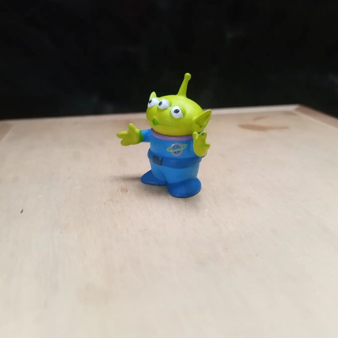 Alien Disney Pixar, Toys & Collectibles, Mainan di Carousell