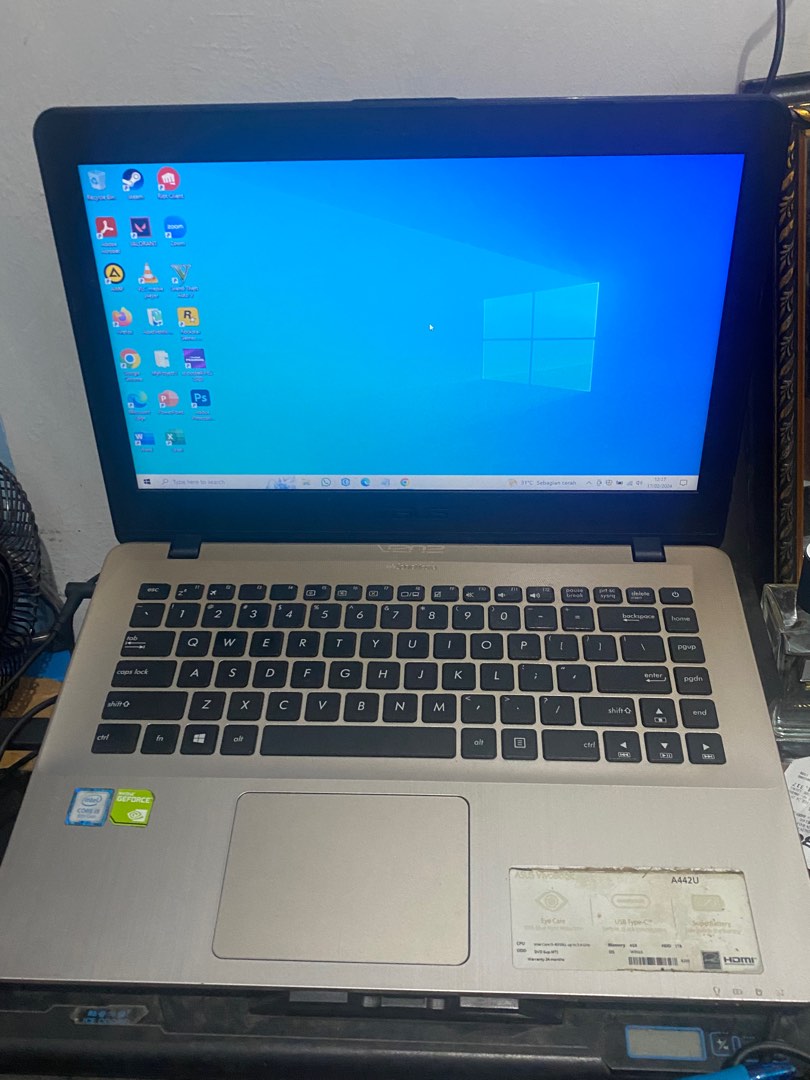 LAPTOP ASUS VIVOBOOK, Elektronik, Komputer, Laptop di Carousell