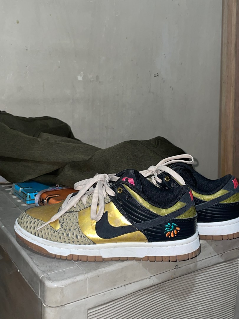 Nike dunk low dia de muertos, Women's Fashion, Footwear, Sneakers on ...