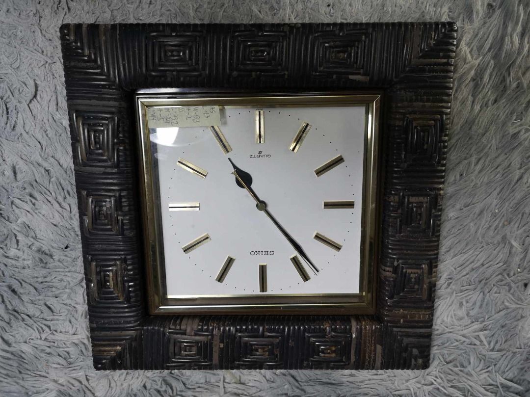 Seiko Quartz Wall Clock, Furniture & Home Living, Home Decor, Clocks on Carousell