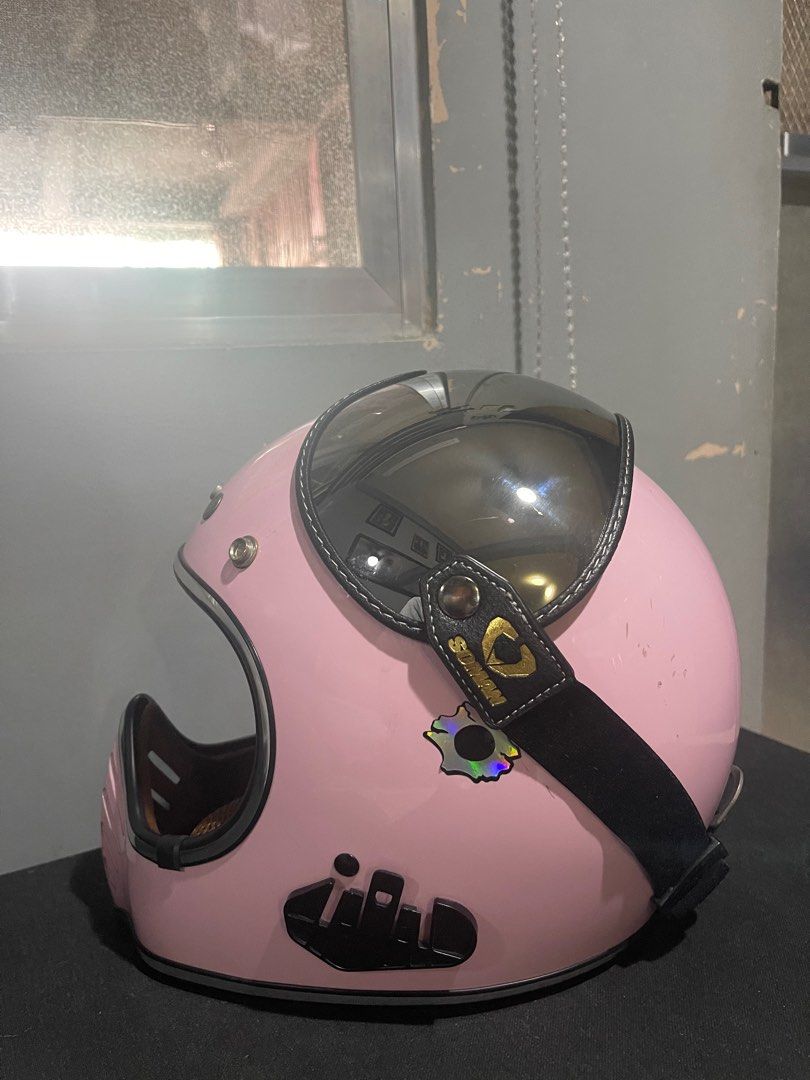 VRM 1976 Tracker Premium Sakura Pink Fullface Helmet, Motorbikes ...