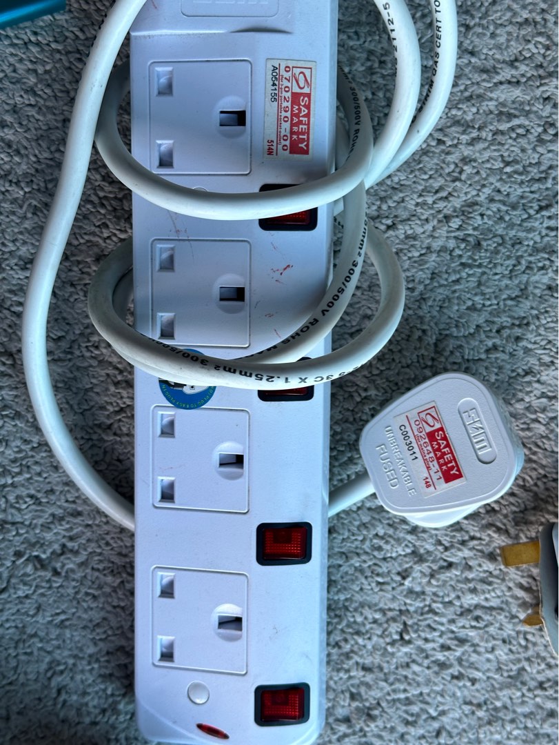 4 point power adapter, TV & Home Appliances, Electrical, Adaptors ...