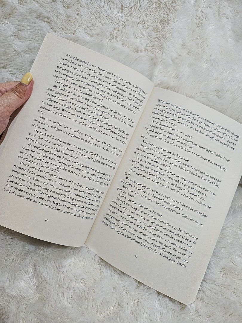 Cursed Bread Sophie Mackintosh, Buku & Alat Tulis, Buku di Carousell