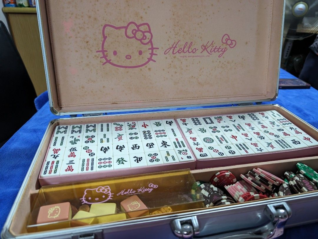 Hello Kitty Mahjong Set, Hobbies & Toys, Toys & Games on Carousell