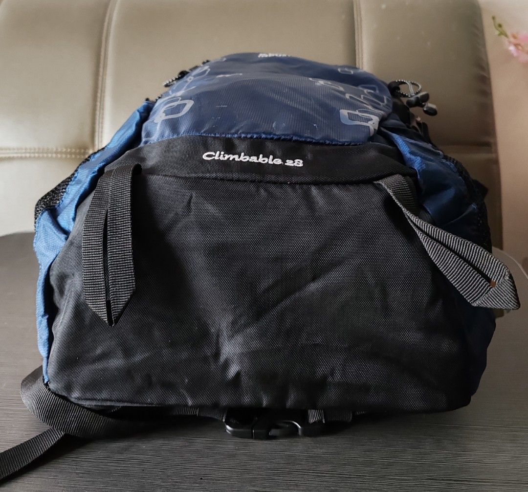 Kolon Sport backpack 28 liter, macam baru, Men's Fashion, Bags ...