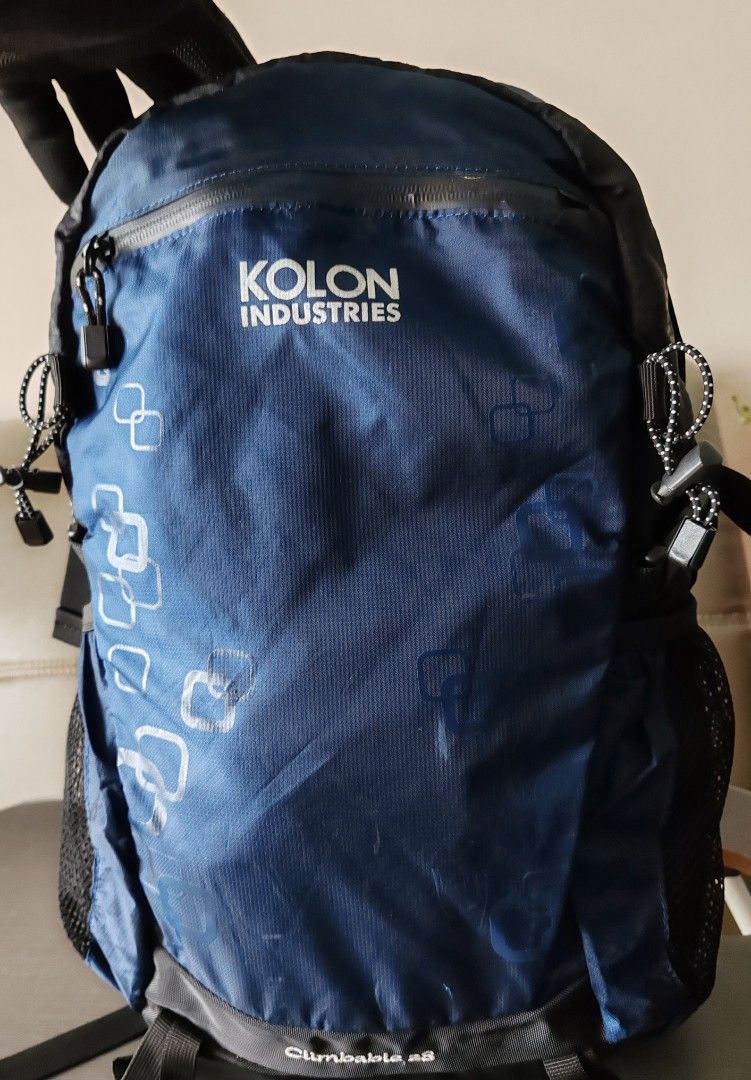 Kolon Sport backpack 28 liter, macam baru, Men's Fashion, Bags ...