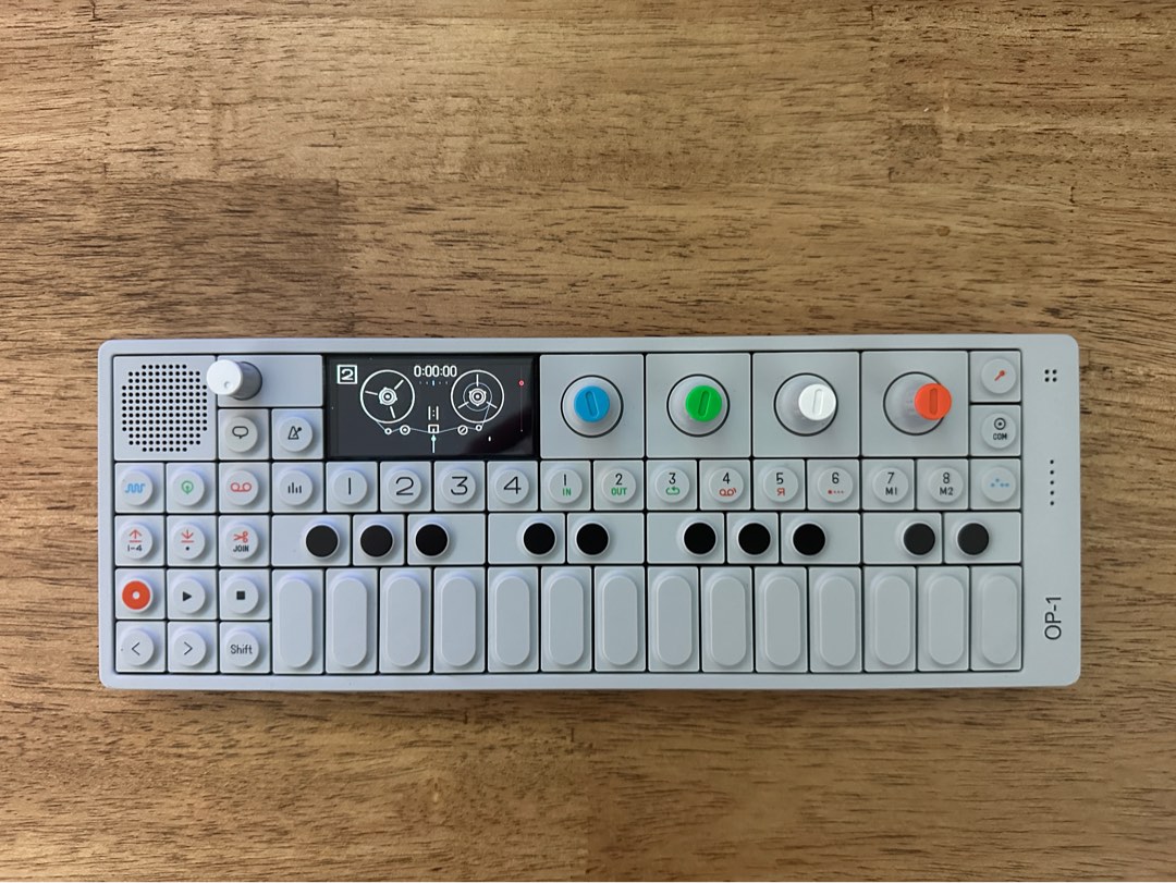 Op-1 Teenage Engineering Gen 1, Hobbies & Toys, Music & Media, Musical ...