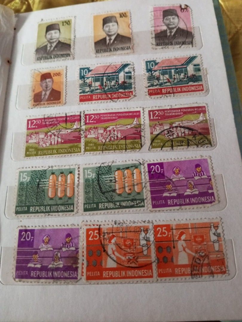 Perangko kuno / perangko soeharto, Antik, Filateli di Carousell