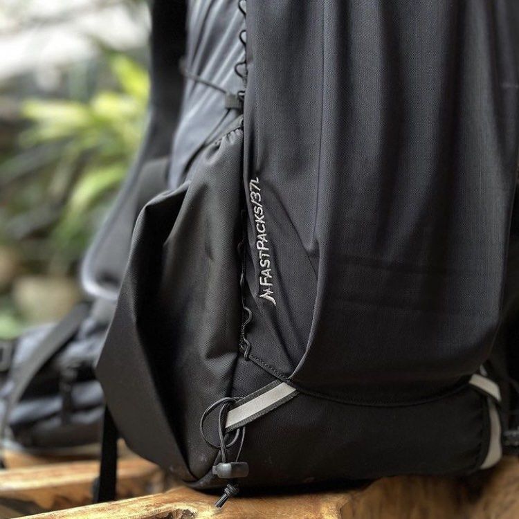 順豐包郵 全新 2024 版本 Monte Equipment Fastpack 37L 超輕量背囊 全黑 camping bag ...