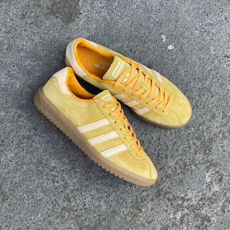 Adidas Bermuda Yellow, Fesyen Pria, Sepatu , Sneakers di Carousell