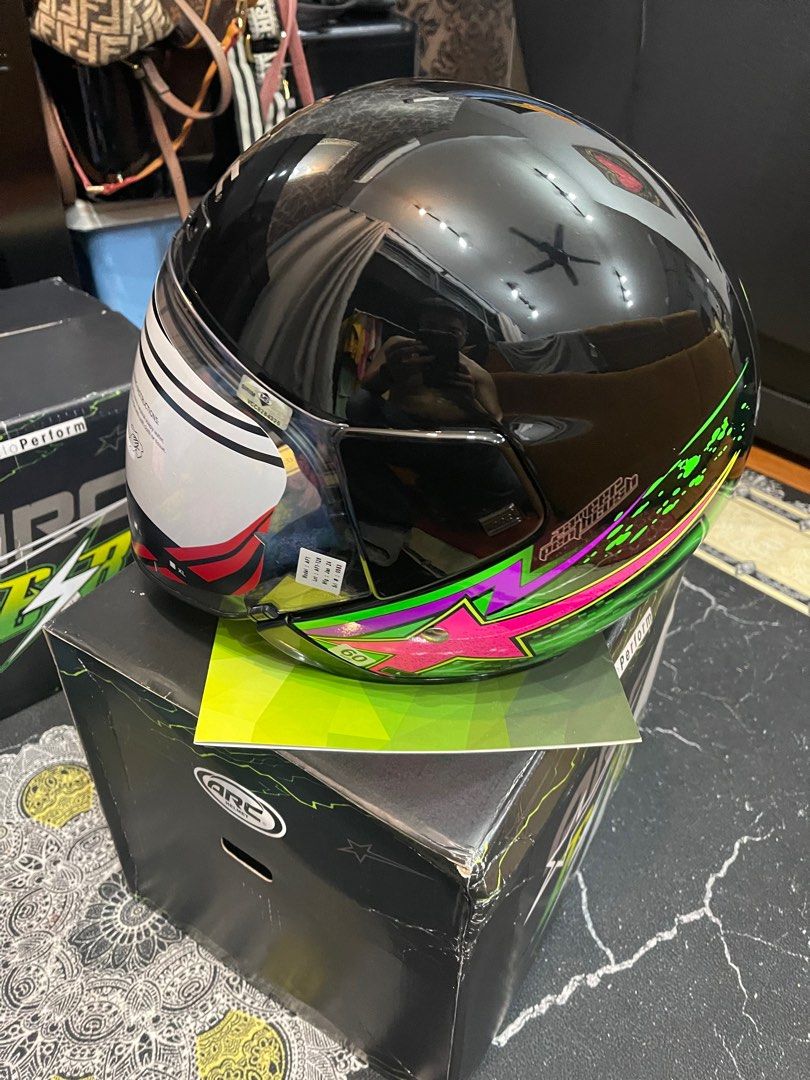 arc esr helmet, Motorbikes on Carousell