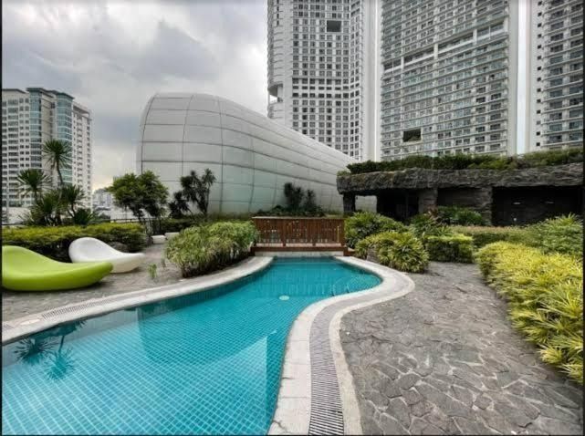 Condominium For Sale Unit 4214, 42Nd Floor, Sutherland Tower Of Acqua ...