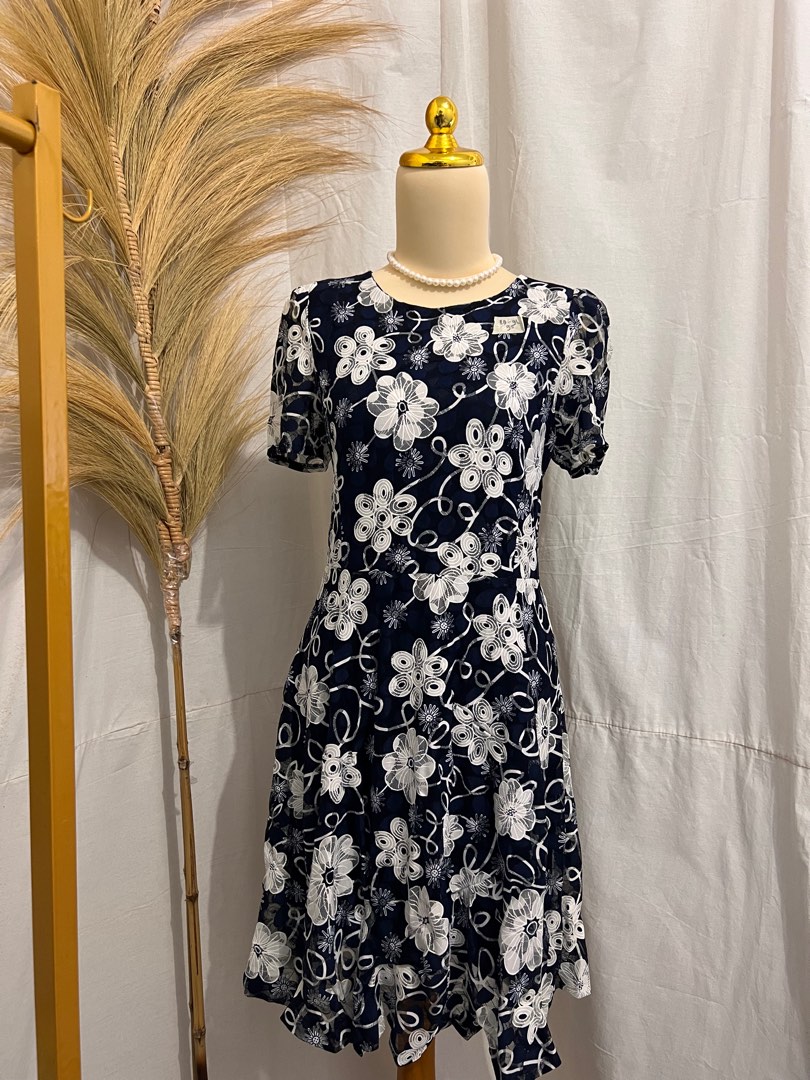 Dress Bunga, Fesyen Wanita, Pakaian Wanita, Gaun & Rok di Carousell