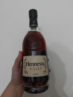 Hennessy VSOP (700ml), Food & Drinks, Alcoholic Beverages on Carousell