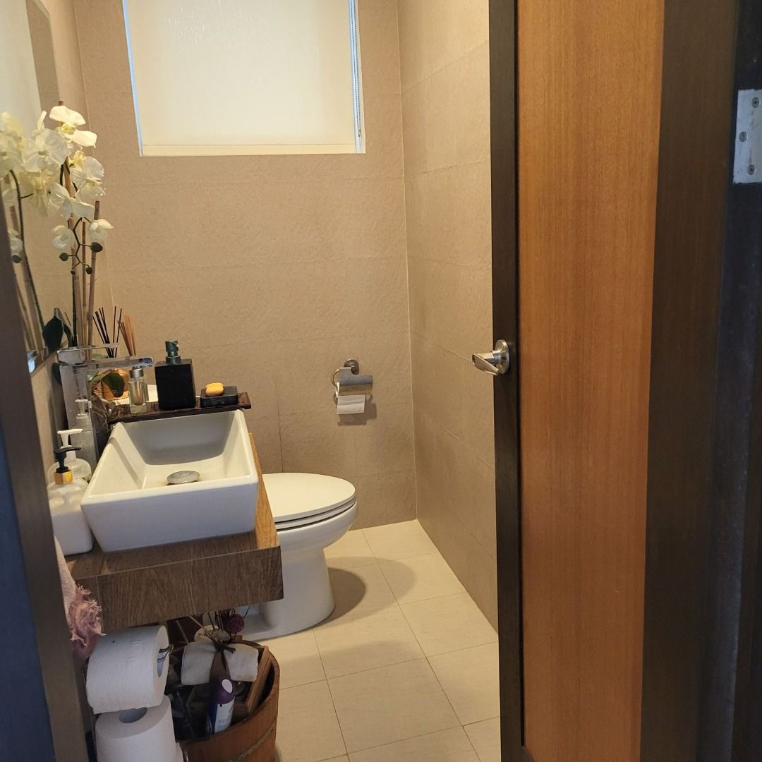 House and Lot For Sale in Palms Pointe Alabang 1 KM From Filinvest Exit ...
