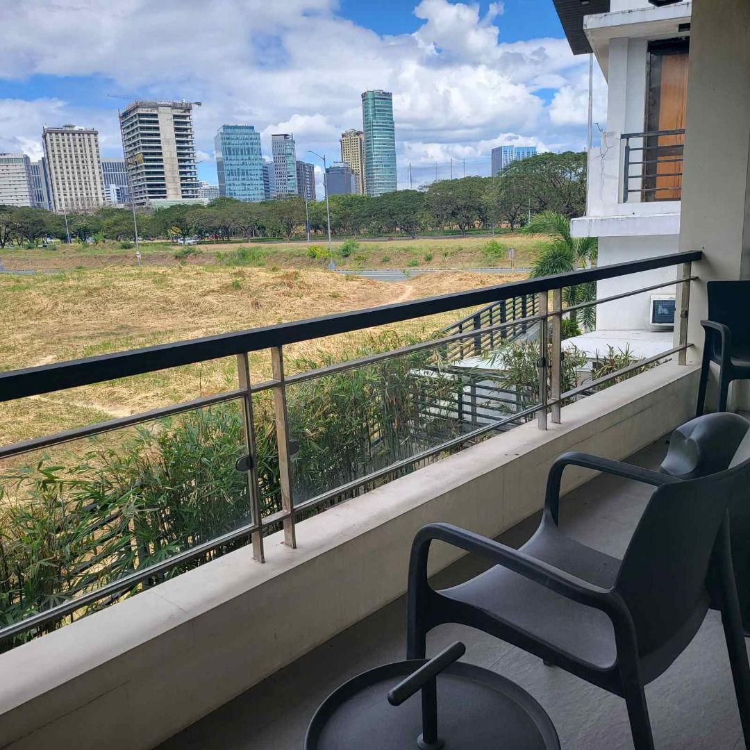 House and Lot For Sale in Palms Pointe Alabang 1 KM From Filinvest Exit ...