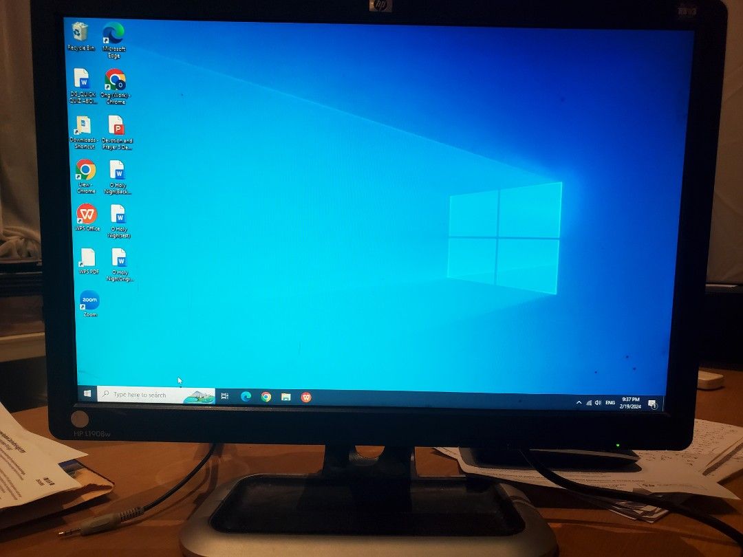 HP L1908W 19" LCD Monitor (Negotiable) - Well-Used with Minor Defects ...