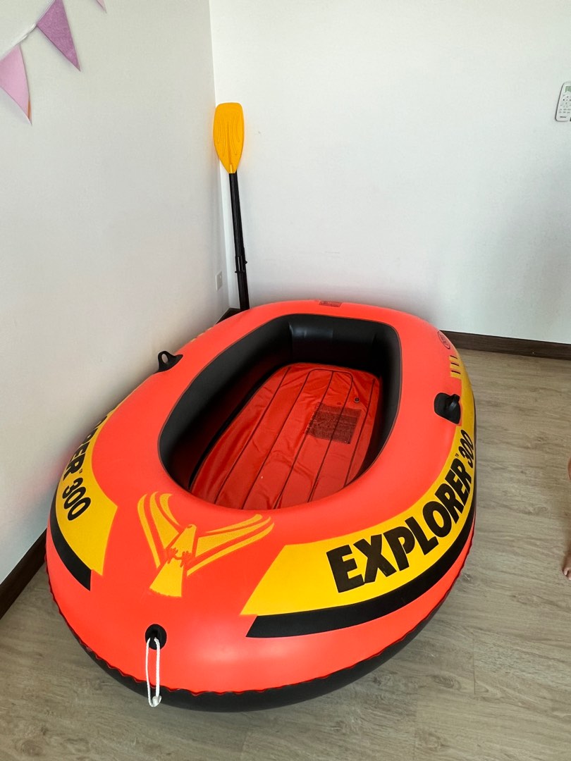 Intex Explorer 300 boat set with electric pump, Sports Equipment, Other ...