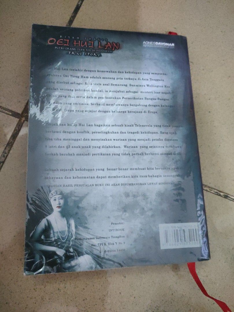 Kisah Tragis Oei Hui Lan, Buku & Alat Tulis, Majalah & Lainnya di Carousell