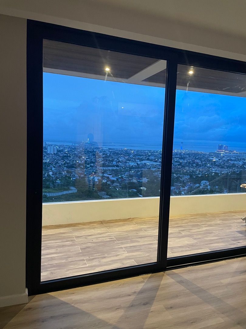 For Sale : Overlooking house and lot with a breathtaking view of Cebu ...